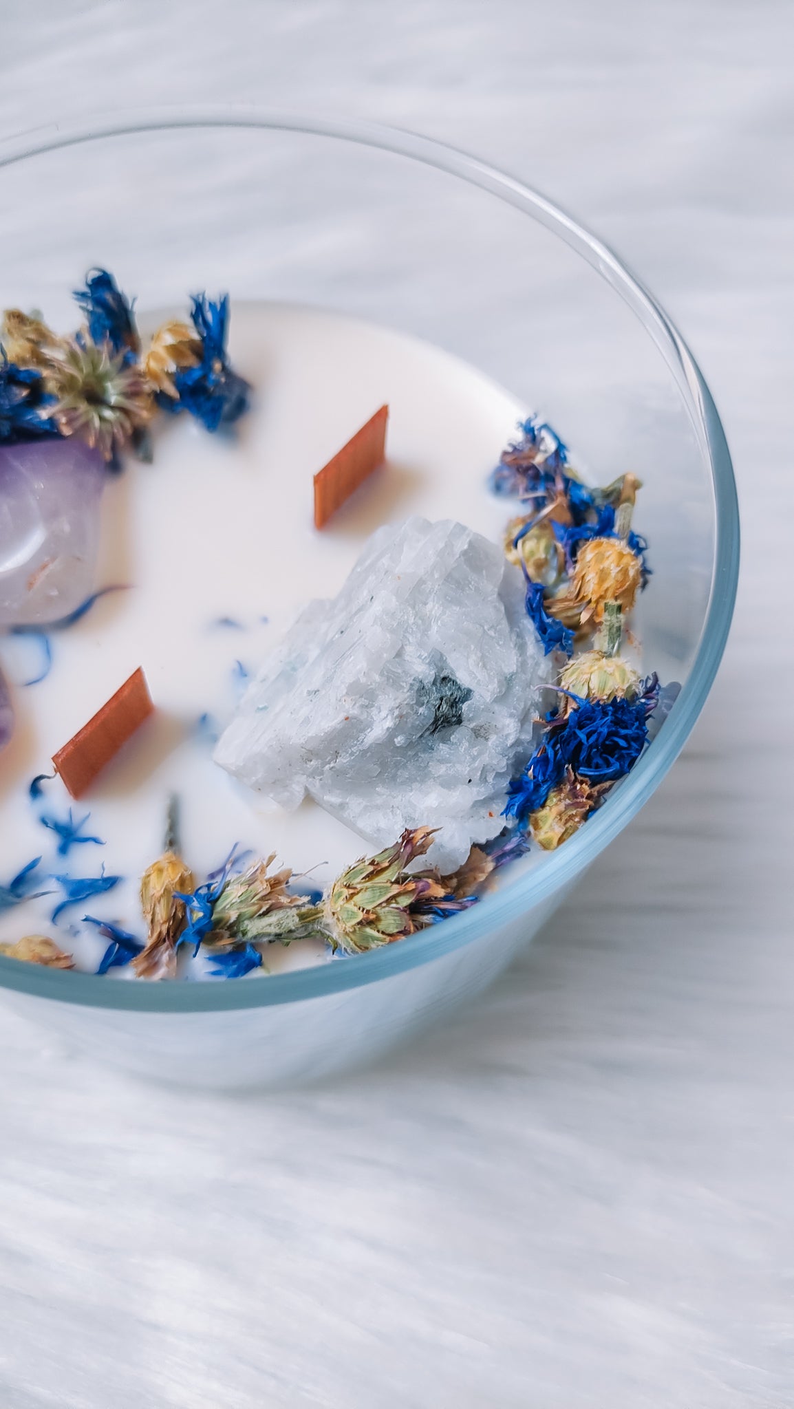 Kaars met edelstenen voor sterrenbeeld Vissen: bestel online | Mel'tz ...